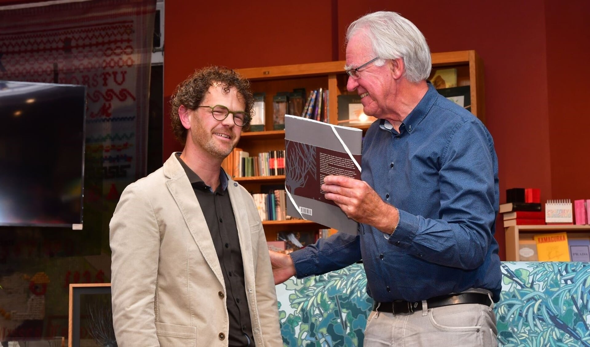 Nieuw boek van kunstenaar Harm Visser gepresenteerd - StadNijkerk.nl ... Nieuw boek van kunstenaar Harm Visser gepresenteerd - StadNijkerk.nl ...