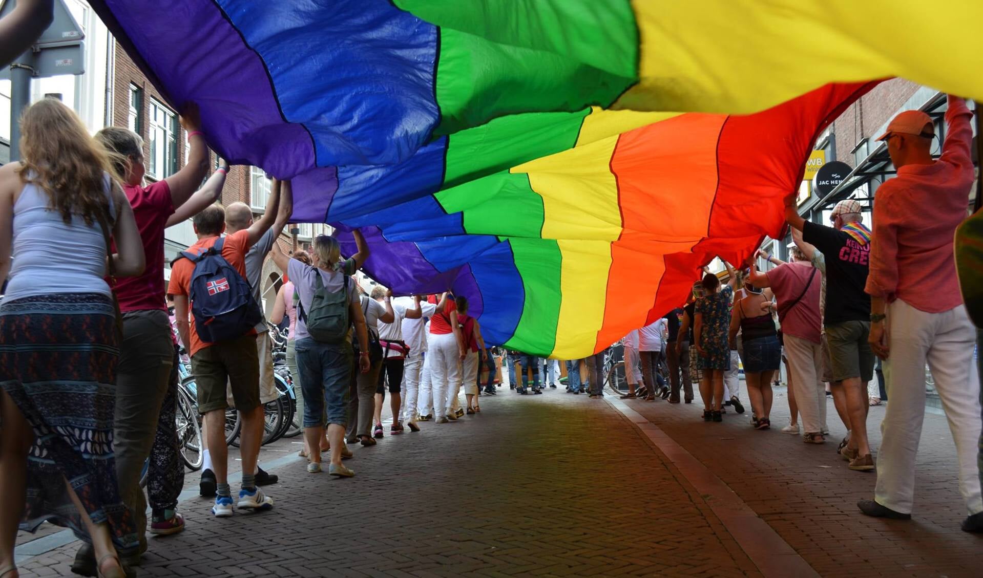 Pride Walk voor de zesde keer in Amersfoort: ‘nog een wereld te winnen ... Pride Walk voor de zesde keer in Amersfoort: ‘nog een wereld te winnen ...