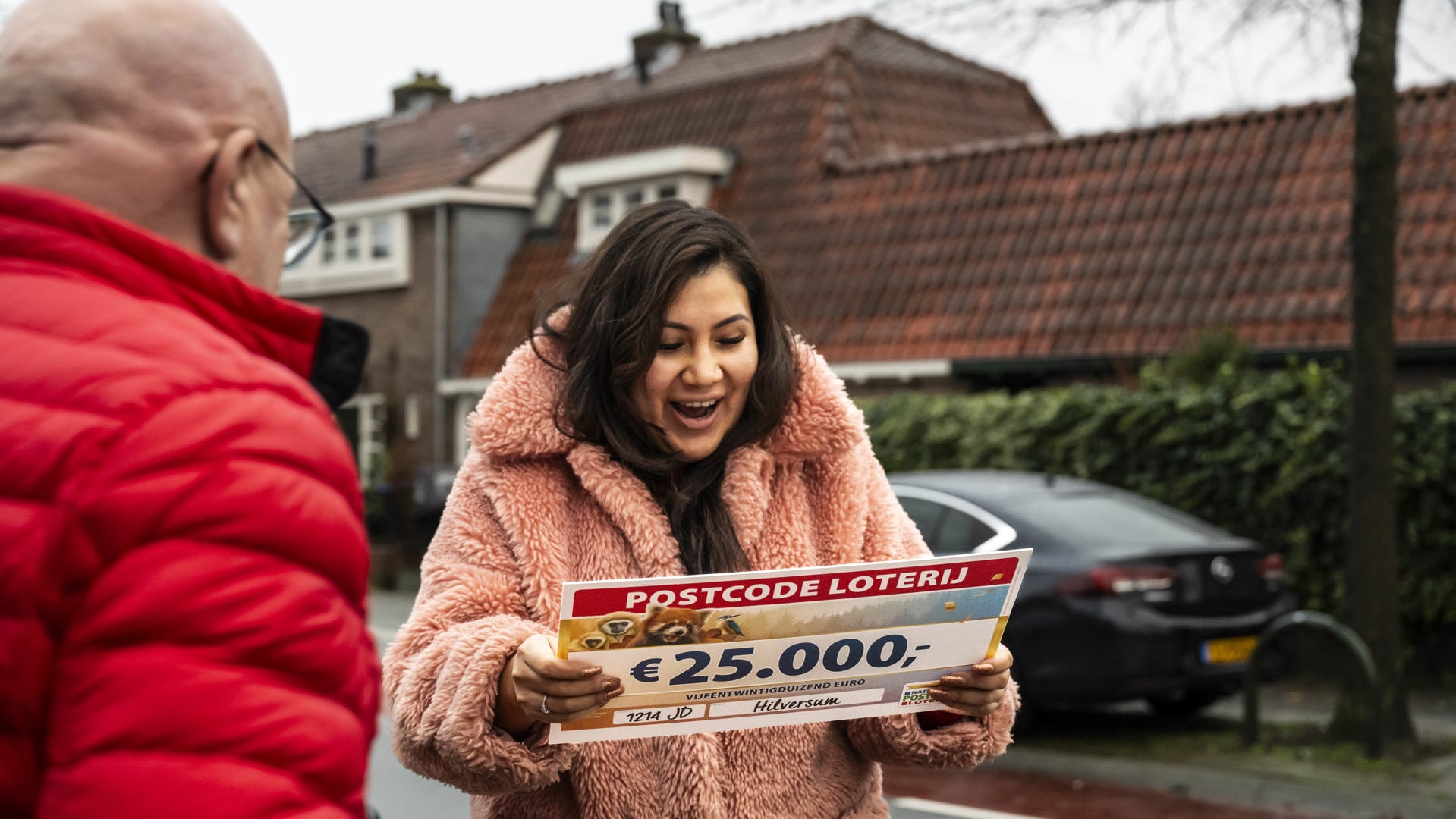 Inwoners Hilversum Winnen Samen 200 000 Euro Bij Postcode Loterij Al